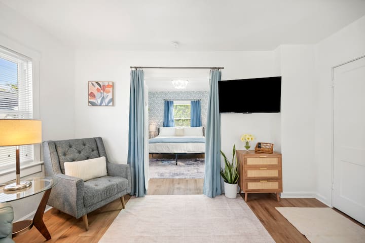 1/1 Affordable Downtown Pet Friendly Home - Lakeland