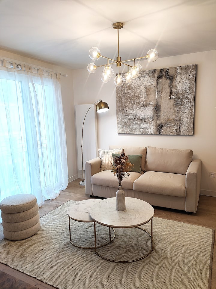 Appartement éLégant Proche Paris - ibis Paris Porte de Clichy Centre