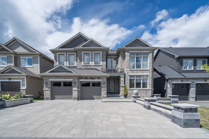 Entire Deluxe Home In Ottawa, Canada - Ottawa