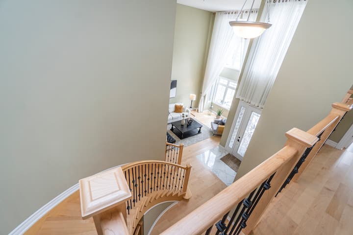 Entire Deluxe Home In Ottawa, Canada - Ottawa