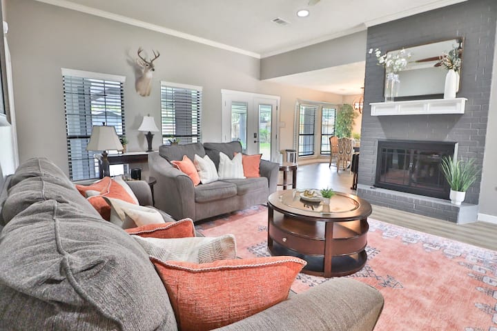 Copperfield Cottage - Bryan, TX