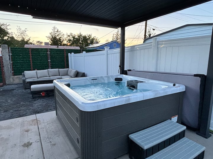 Private Hot Tub! Centrally Located Home In Abq! - Albuquerque
