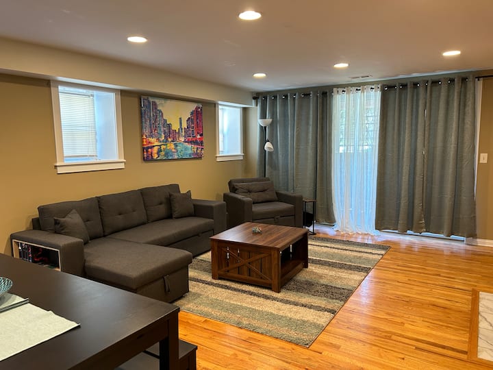 Spacious, One-level Condo Adjacent To Jackson Park - Chicago
