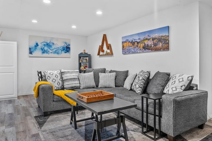 Hot Tub, Near Downtown, Work Space, Bdrm Tv, Games - Westminster, CO