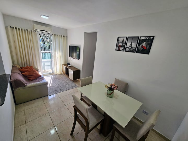 Apê 3 Quartos Com Ar E Cozinha Completa - Joinville