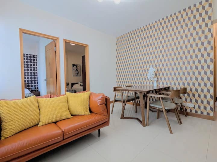 3br Family Apt In Causeway Bay: 20meter To Mtr - Hongkong