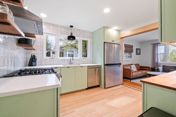 Sunset Hill House | Close To Uva | Midterm Rental - Charlottesville, VA