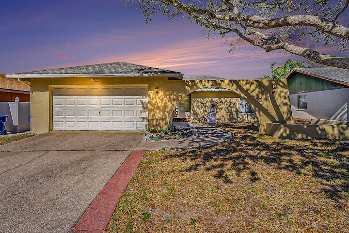 *New* Cozy Home With Pool - Relaxation Getaway! - Dunedin, FL