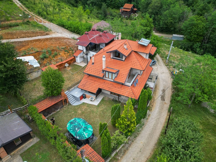Mountain Garden House - Kosovo