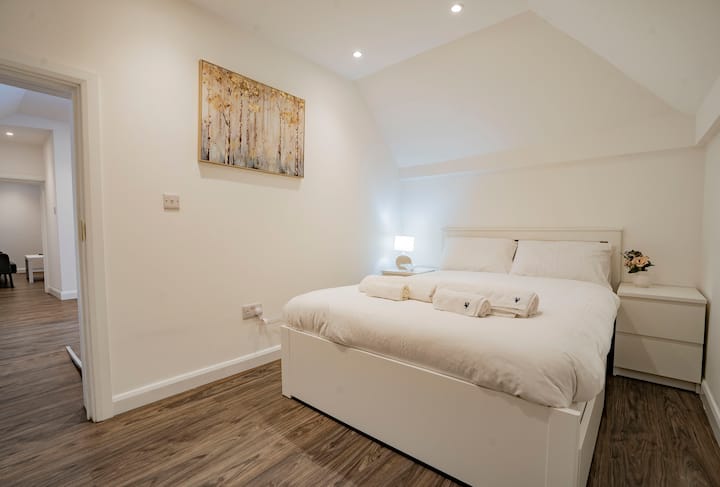 Stylish Uxbridge 3 Bed Flat - 루즐립