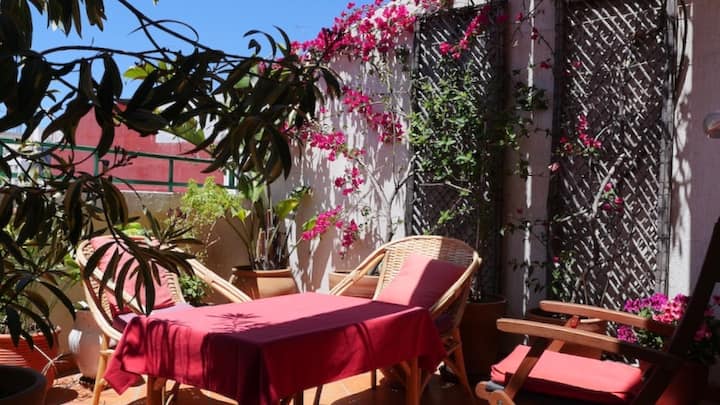 Calme Et Confortable Avec Terrasse - Tánger