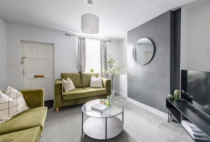 Quaint And Inviting Home | City Centre Location - 사우스웰