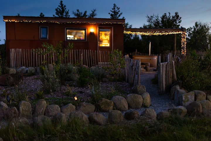 Cabin: Hot Tub & Mountain Views - Annalong