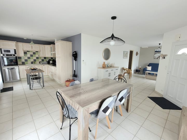 Maison Spacieuse Climatisée à Proximité Plage - Brem-sur-Mer