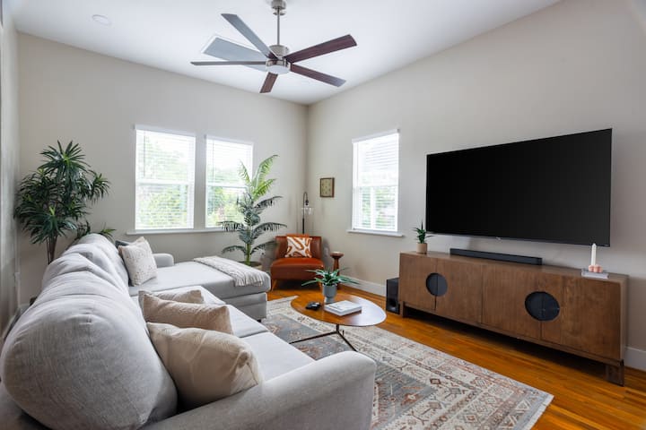 Remodeled 3br Bungalow | King Bed | 1 Mi From Dt - San Antonio, TX