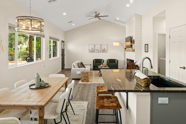 Luxury Retreat Steps To Vortex, Trails & More! - Sedona, AZ