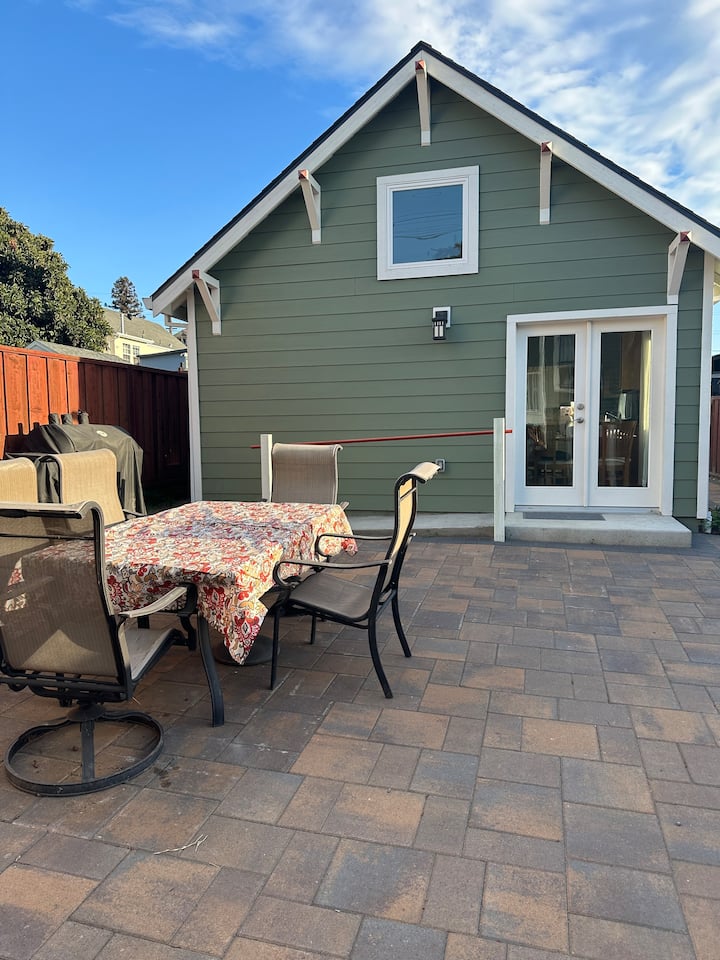 Bella Vista Cottage - Oakland, CA