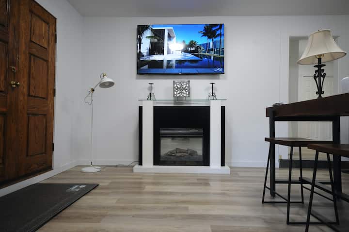 Modern Guest Home In North Vancouver - Burnaby