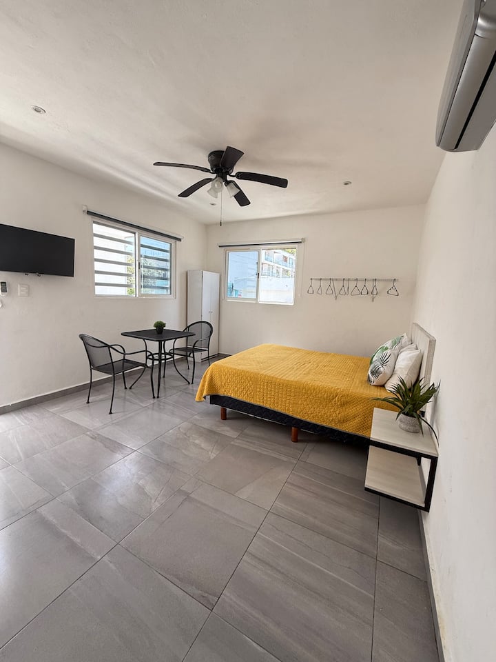 Suite Práctica Con Aire Acondicionado Y Cocineta - Playa del Carmen