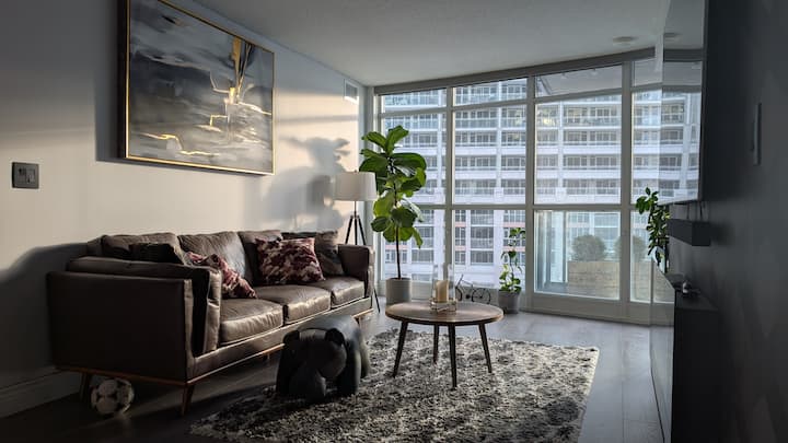 Luxurious Downtown Retreat - Toronto