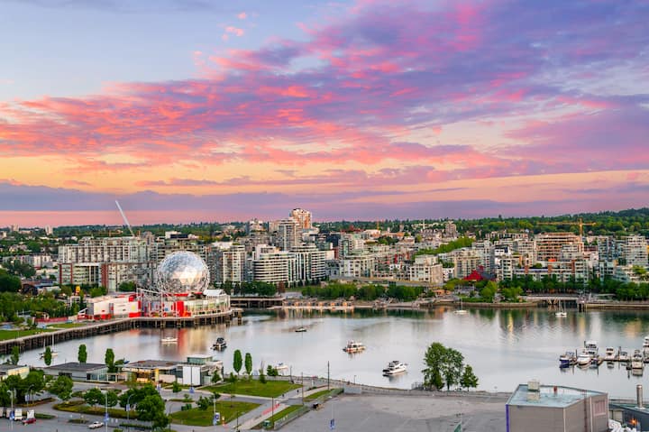 Dt Water View Luxury Apartment W/ 2 Free Parking - Vancouver