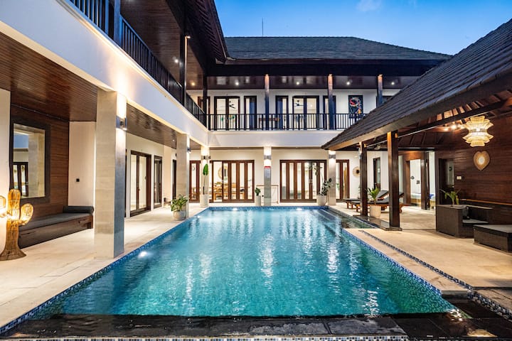 The Golden Serendipity Villa Seminyak - Kuta