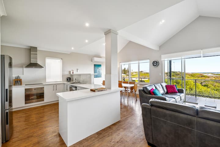 Reef View, Ledge Point Beachfront - Ledge Point