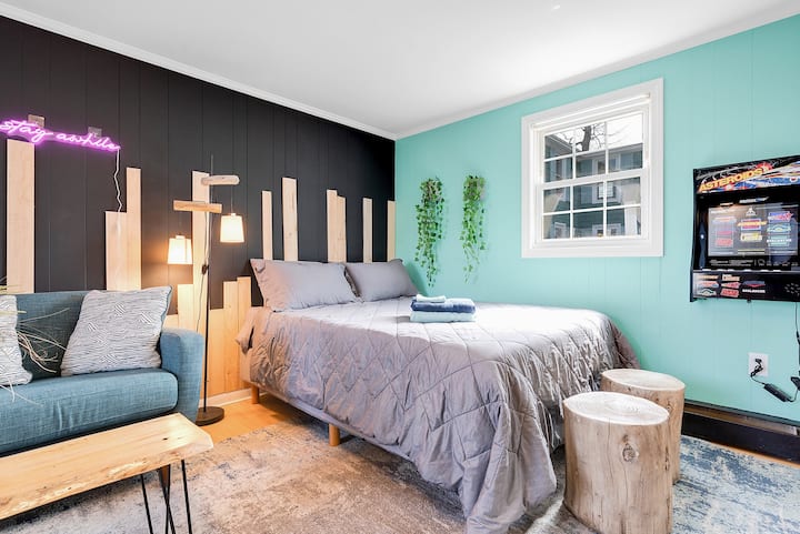 Trendy Beach Haven Motel Suite - Old Orchard Beach, ME