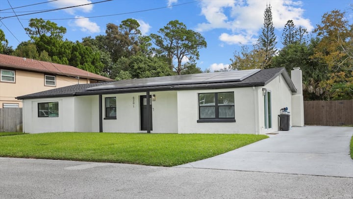 Pet Friendly Single Family Home - Pinellas Park, FL