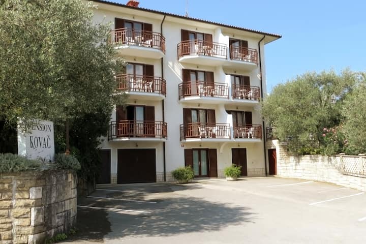 Quadruple Room Stay | Near Sea | Tasty Breakfast - Piran