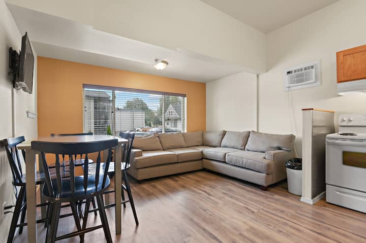 Maple Manor Central Retreat - Spokane, WA