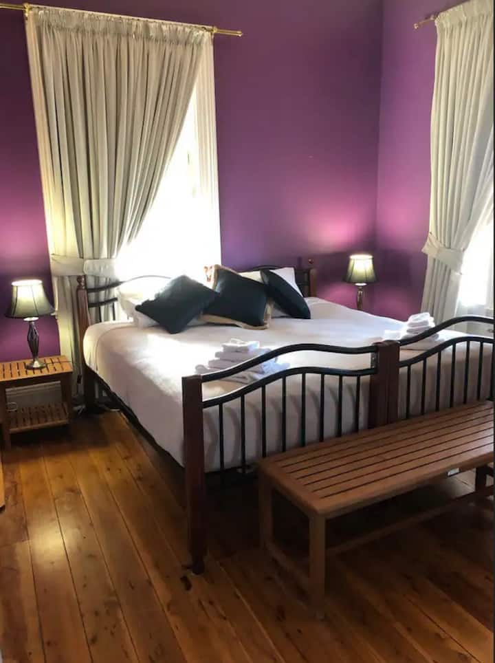 Eddy's Of Canowindra 2 Purple Ensuite Room - Canowindra