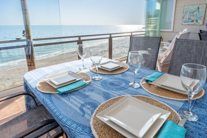 Luxury Malibu Beach Apartment - Benalmádena