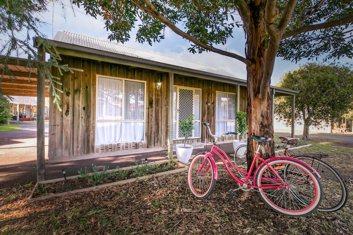 Cottage - Pet Friendly | Golf | Ocean And River - Leopold