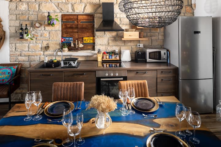 House Of Freedom By Aneo Travel - Hvar