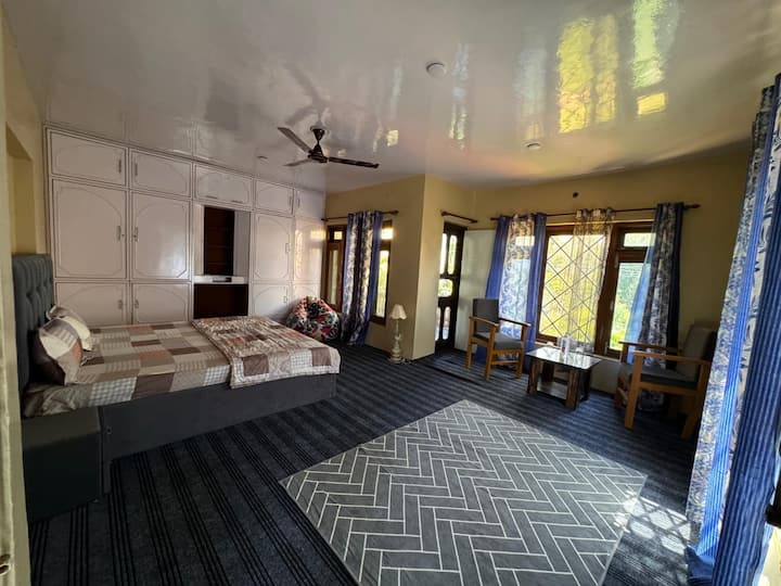 Entire Villa Nr Srinagar Airport & Dal Lake | 4 Br - Srinagar