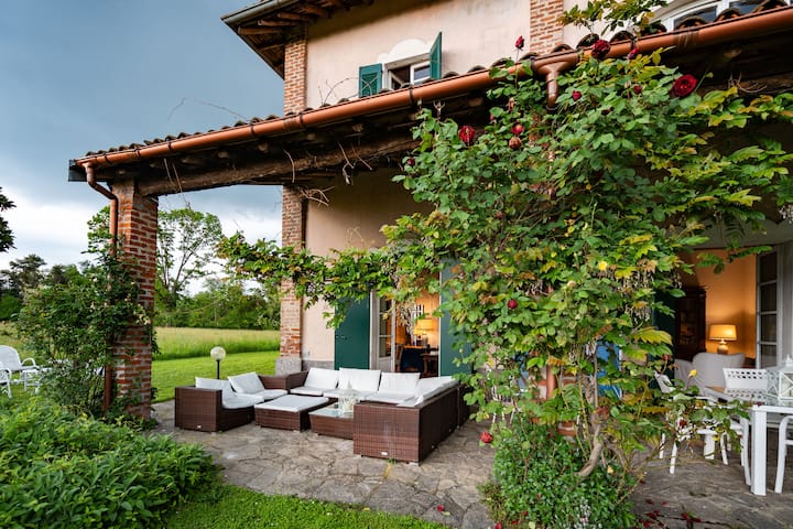 Residenza Ottocentesca Vicino Al Lago Di Como - Varese