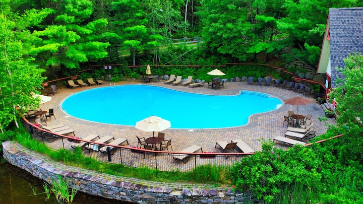 Mountaintop Home With Pool Access - Mont-Tremblant