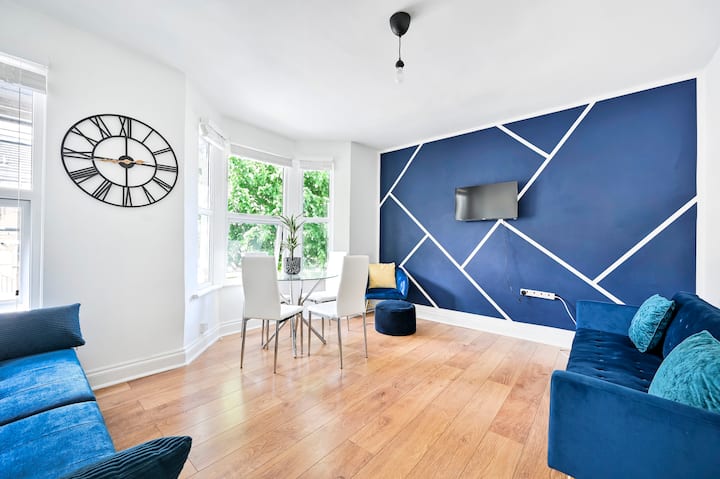 Spacious 2-bed Apartment, Sleeps 8 In Leyton E10 - Leyton