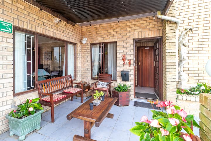 1br Double Free Breakfast Near Shops & Rosehill - Port Alfred