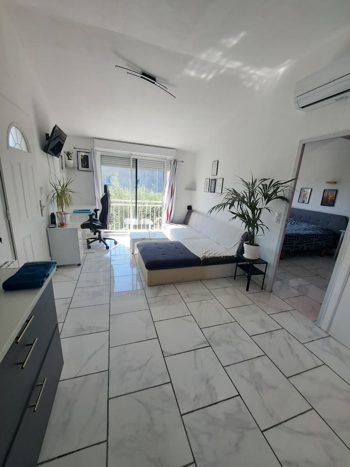 Appartement De 40m2 Calme - Carnoux-en-Provence