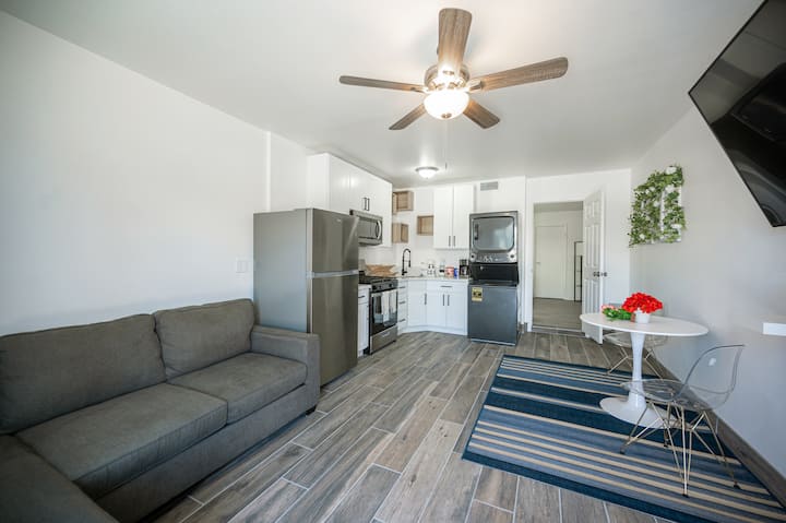 New 1br Stylish Home 5-mins From The Strip - Las Vegas Strip, NV