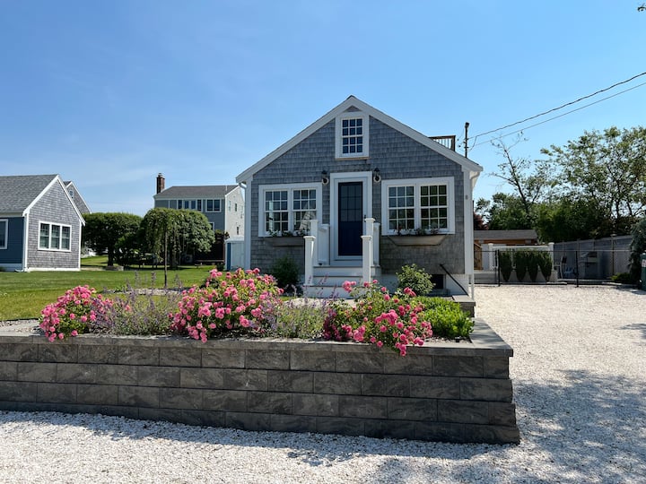 Town Neck Beach Bungalow - Sandwich, MA