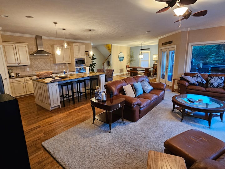 4br 2.5ba Dock Lg Rooms Decks Firepit Views - Lwc - Mooresville, NC