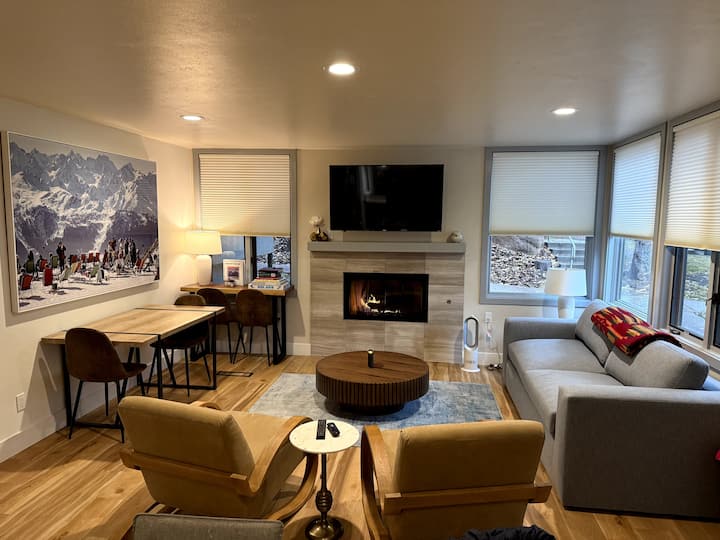 Modern Retreat Near Base Village W/ Pool & Hot Tub - Snowmass Village, CO