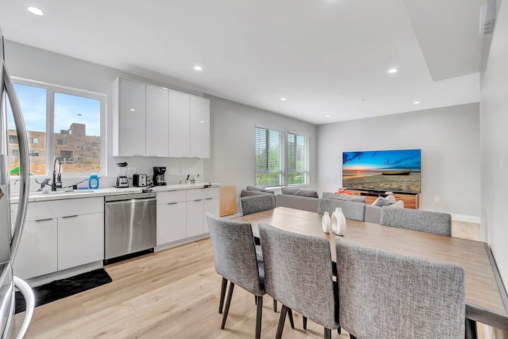 Spacious Modern Suite 201 | Mins To Downtown La - ロサンゼルス