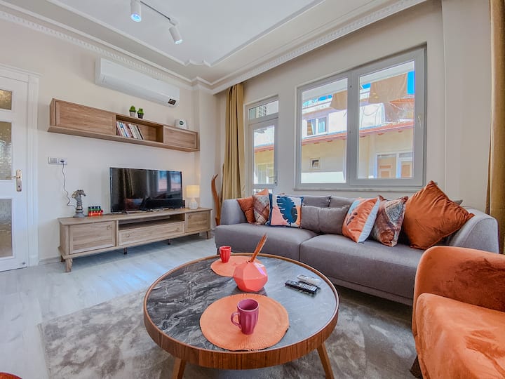 Perfect Decorated Spacious Home Heart Of City - Turquie