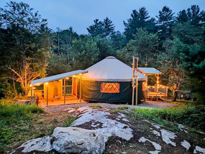 Modern Yurt | 2 Decks + Bar | Wifi | Fire Pit - Minot, ME