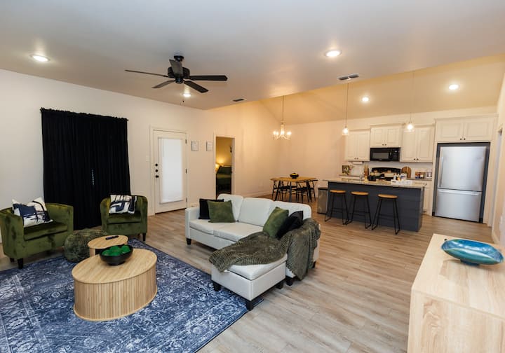 Fox Ridge Luxury #1- 3bed/2bath Home In Lubbock - Lubbock, TX