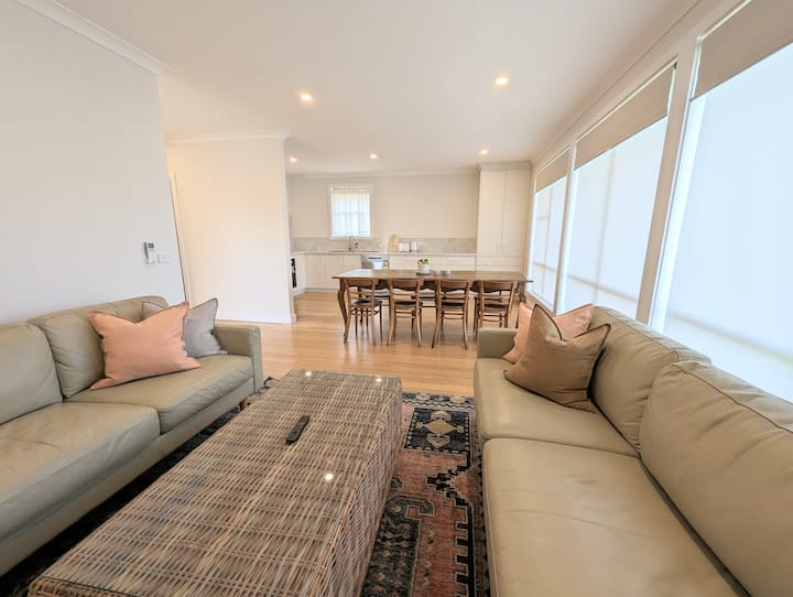 Newly Renovated 4 Mins From Beach And Main Street - Mornington